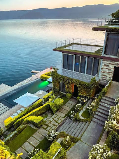 Cardedeu Residence, Hotel ≫ Hoteles en El Salvador